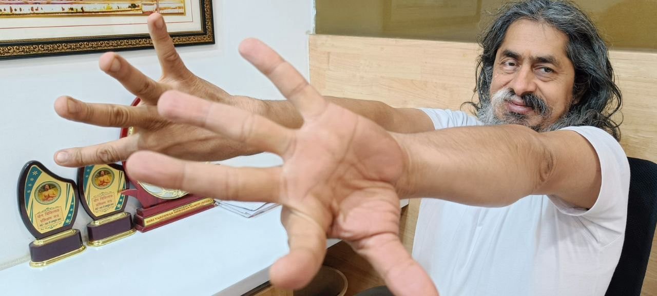 Mushtika Bandhan Fist Clenching Yoga